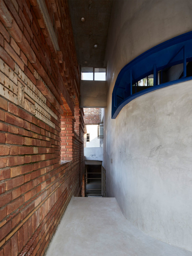 DAN | Daily Architecture News Gallery House in West Bengal by Abin ...